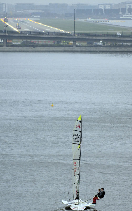 Light winds for the Sunsail 49er London Boat Show Grand Prix
