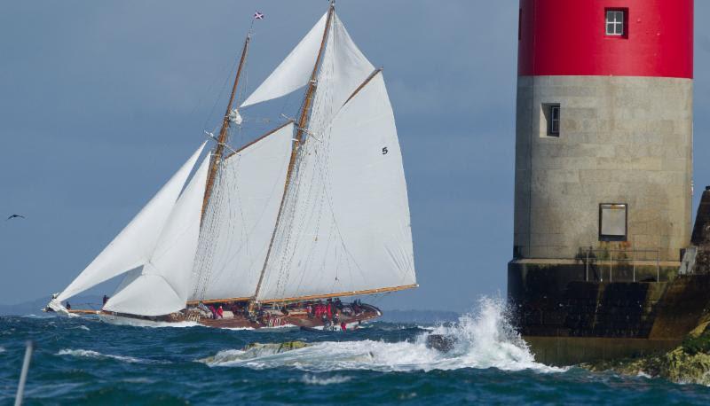 The crew of the 162ft Eleonora, the exact replica of the famous 1910 ...