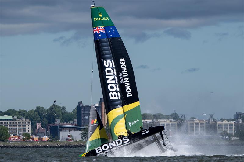 Bizarre first day at the New York Sail Grand Prix with only 4 boats ...
