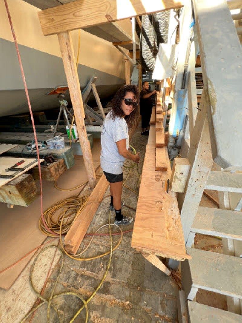 Hull #9 - Roberta prepping for primer