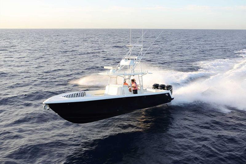 Sea Vee 390 with Triple Mercury 350 HP