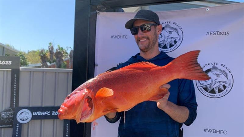 A Woodgate fishing comp entrant with the winner in the Coral Trout category