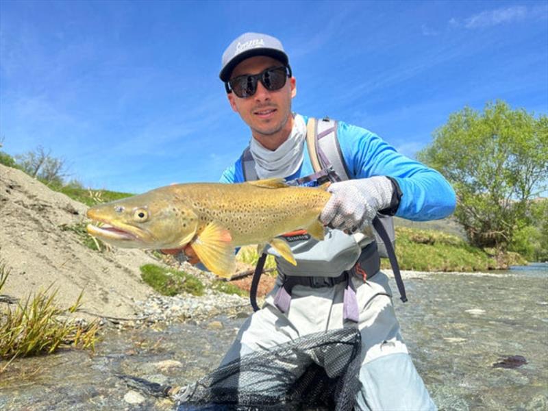 Dane pretending his NZ South Island brown trout was a metre plus Mondy ...