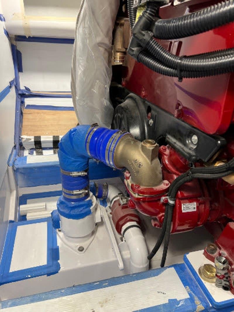 Hull #8 - Engine raw water plumbing