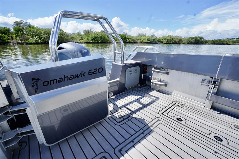 Tomahawk, a single engine, asymmetric hull catamaran