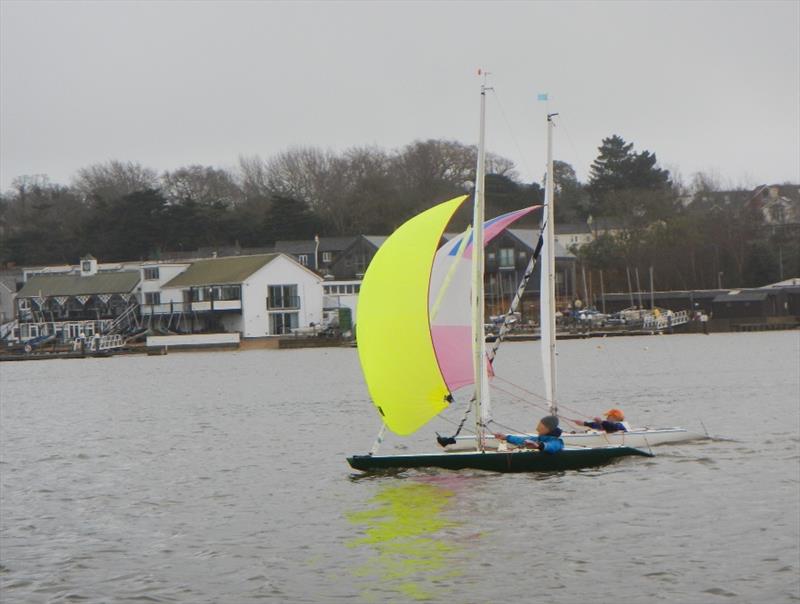 Bembridge Illusion Christmas Cracker 2022