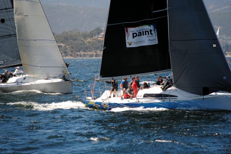 Tas Paints, Ian Stewarts' Mumm 36 is one of four Mumm 36s in the Racing ...