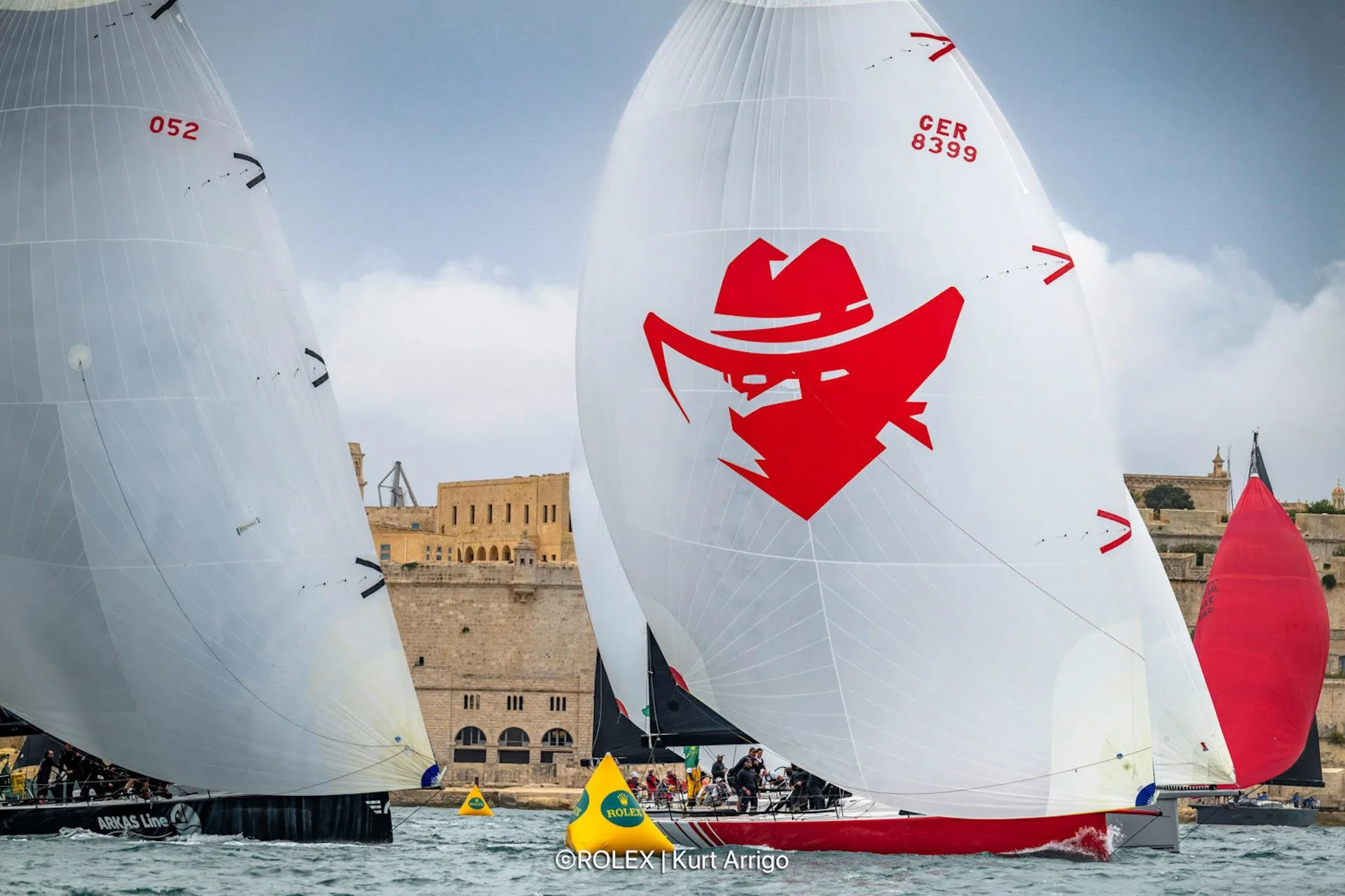 Red Bandit steals home – XS Sailing