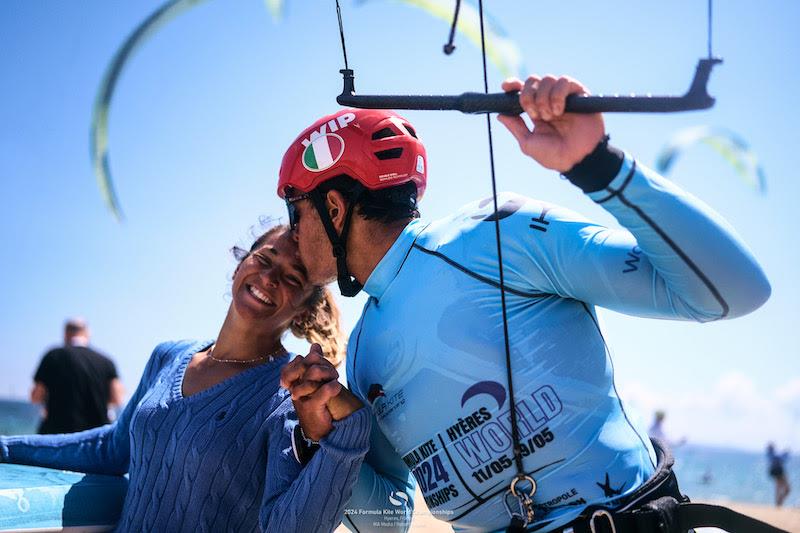 Riccardo Pianosi wins the last race and kisses his girlfriend Georgia - 2024 Formula Kite World ...