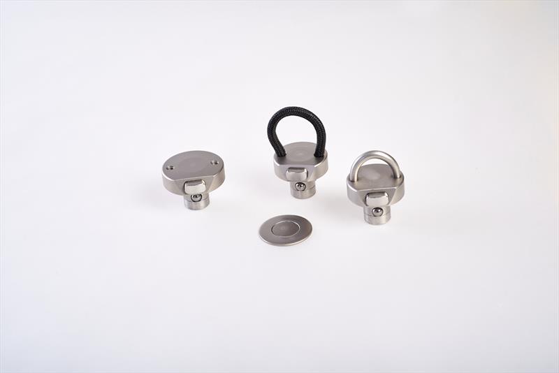 Quick mounting system