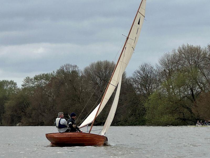 Kate, the first Merlin - Merlin Rocket Upriver race at Ranelagh