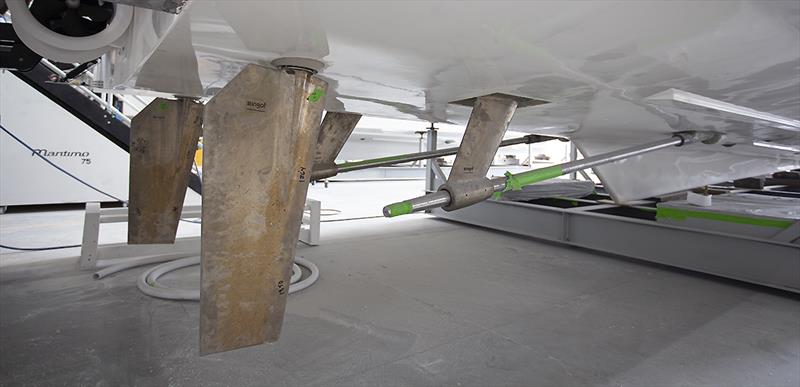 The keel, 13 degree deadrise, shallow shaft angle, offset, toe out ...