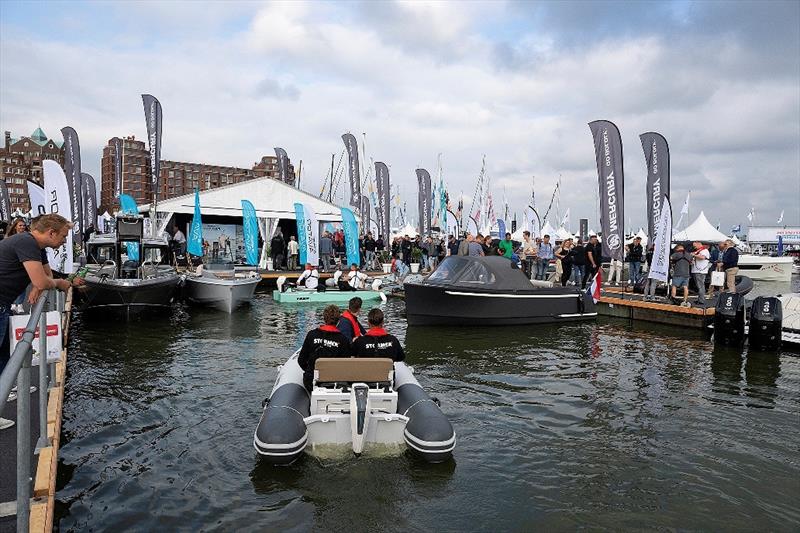 Mercury Avator 35e electric outboard on a Talamex inflatable boat at ...