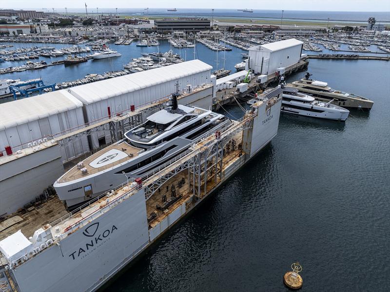 T580 M/Y Diamond Binta