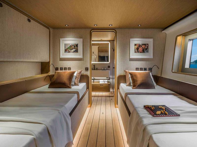 Custom Line Navetta 38