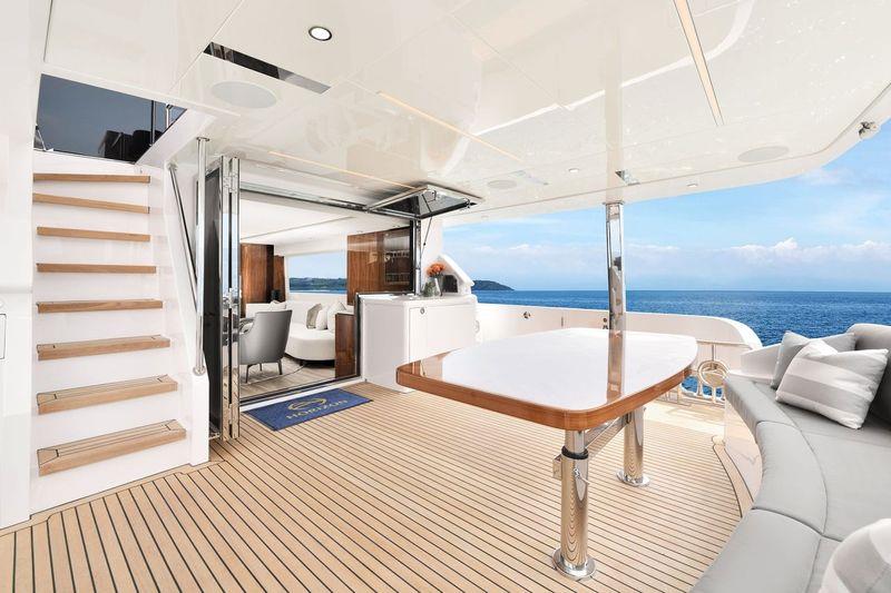 Horizon E75 Hull 82 - Main Deck Aft
