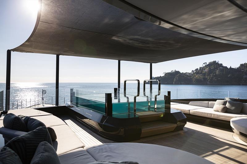 58m superyacht Diamond Binta