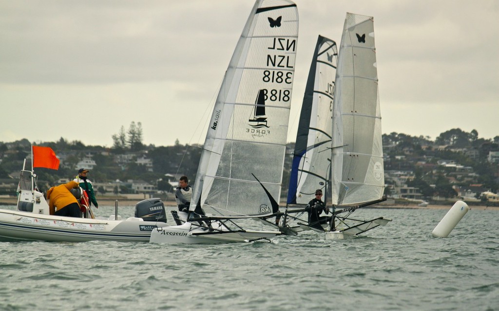 Startline Race 3 - Other Half of the Freshwater Champs at ... Takapuna ...
