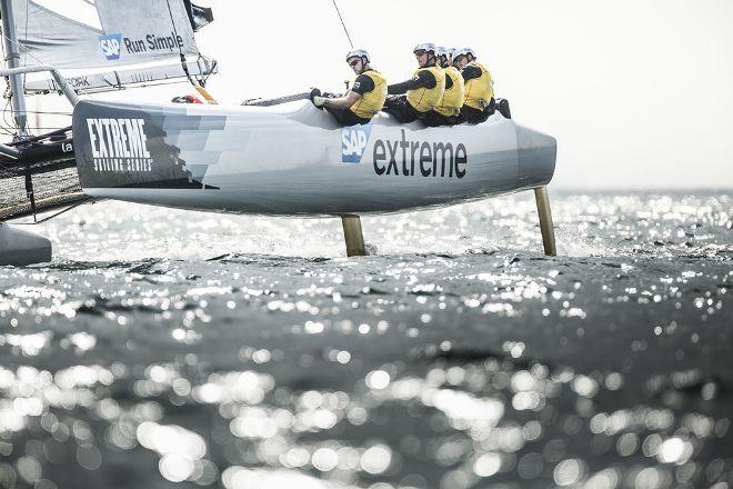 Extreme Sailing Series – McMillan on the verge of history in Sydney
