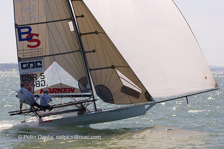 Strong, gusty conditions on the Saturday of the Calshot 18ft skiff ...
