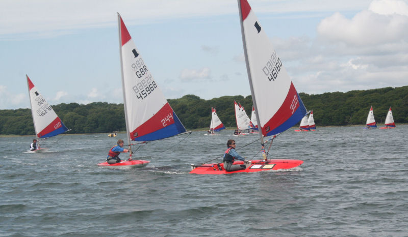 Toby Hamer leads from Ben Chrystall during the Topper open at Dell Quay