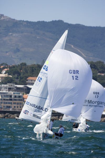 Sarah Ayton, Sarah Webb and Pippa Wilson win the Yngling class at the ...